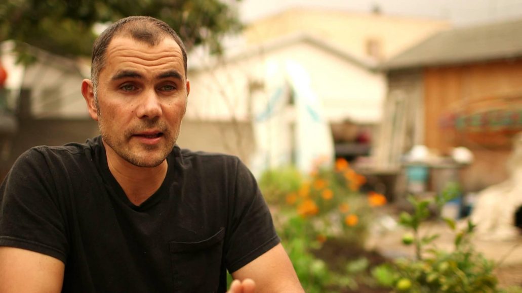 Hawaii Ahe Junk Raft Author Speaks on Marine Plastic Pollution - Hawaii Ahe