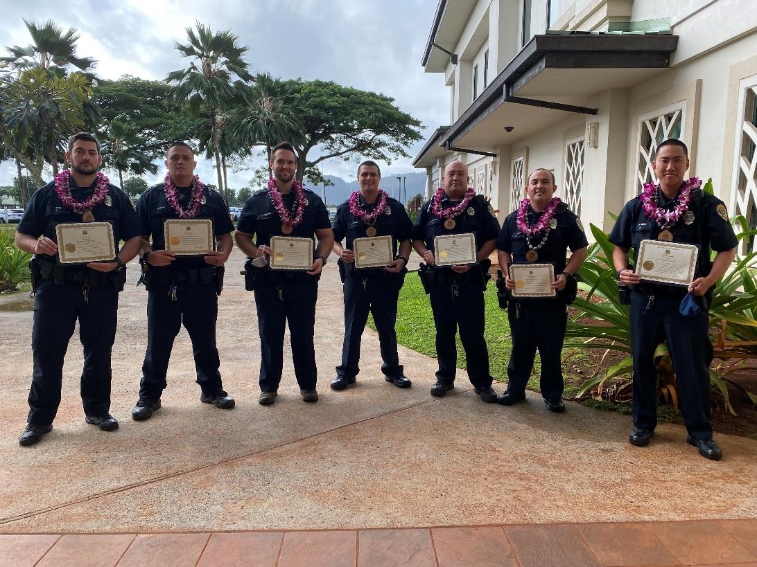 Hawaii Ahe Eight Officers honored for commendable actions - Hawaii Ahe